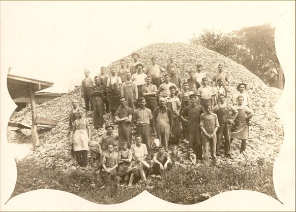 Pearl Divers – Pulaski County Historical Society